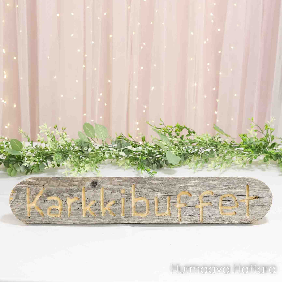 Karkkibuffet -kyltti, kaiverrettu | Vuokraa juhlatarvikkeet | Hurmaava Hattara – Hurmaava ...
