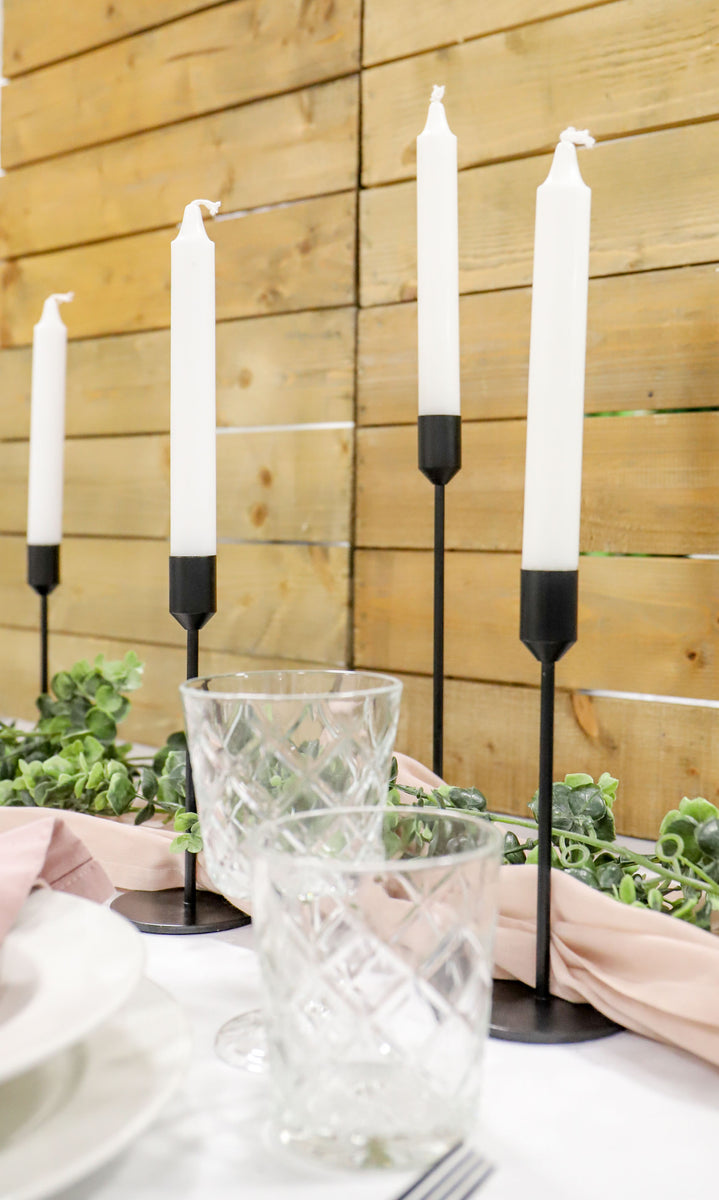 Kynttilänjalka Musta | Vuokraa juhlatarvikkeet | Hurmaava Hattara – Hurmaava Hattara ...